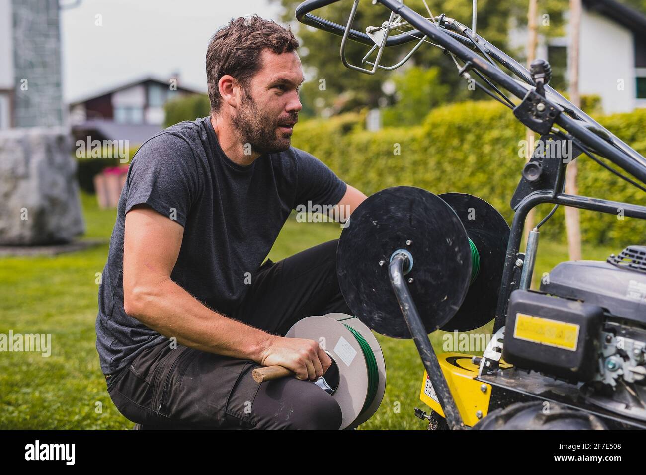 Underground cable laying machine hi-res stock photography and images ...