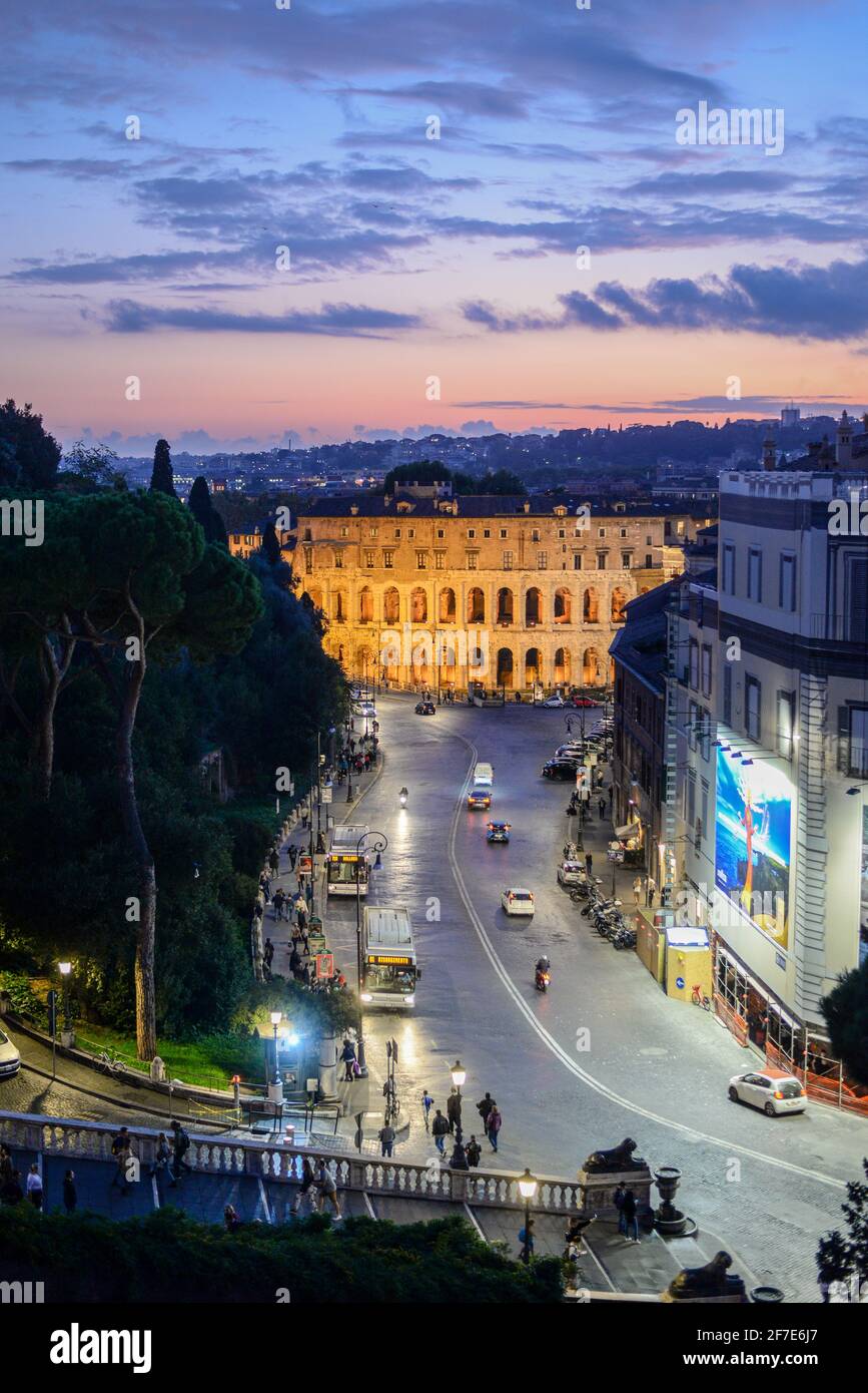 Family sightseeing rome hi-res stock photography and images - Alamy