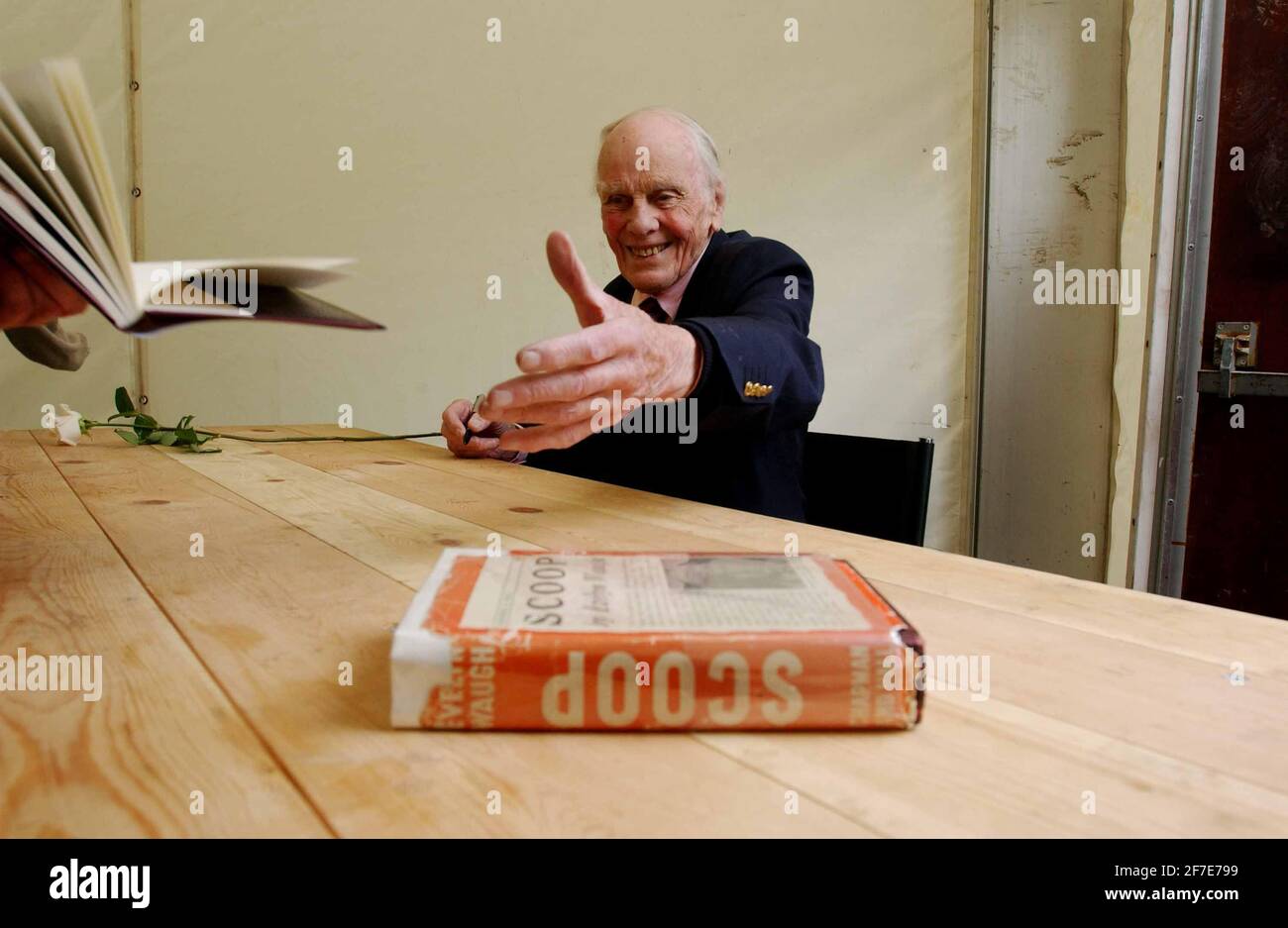 Evelyn waugh hi-res stock photography and images - Alamy