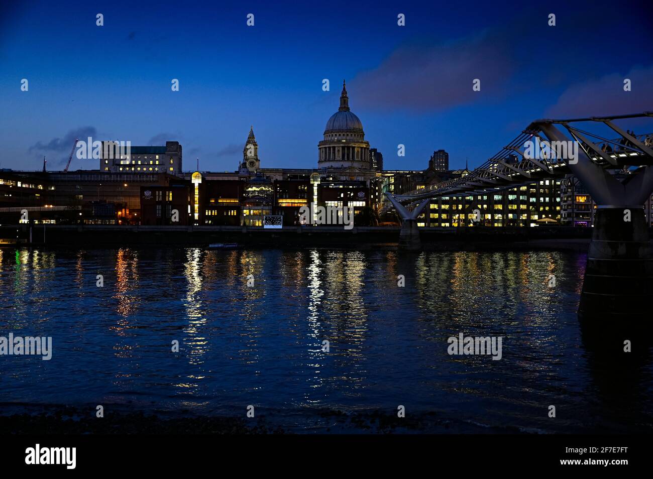 London Cityscape by night Stock Photo - Alamy