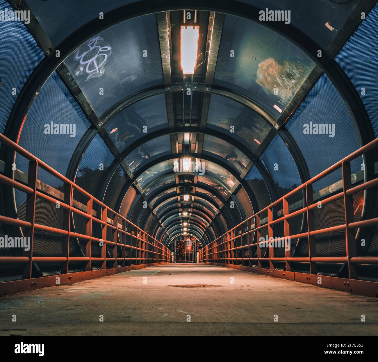 Interior bridge architecture hi-res stock photography and images - Alamy