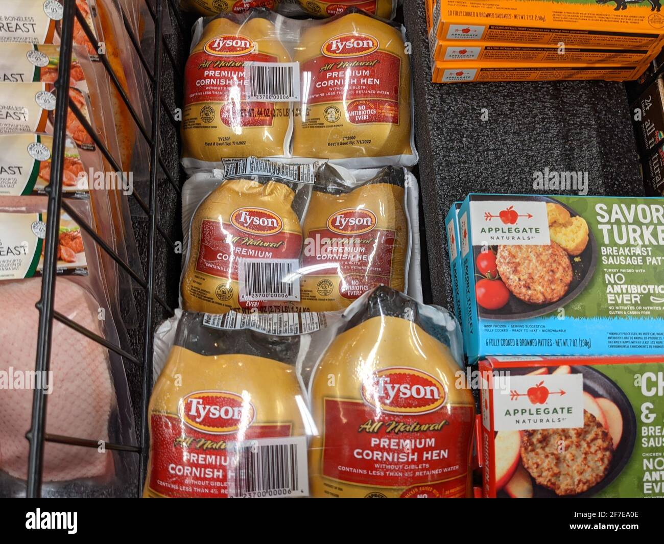Supermarket corn hi-res stock photography and images - Alamy