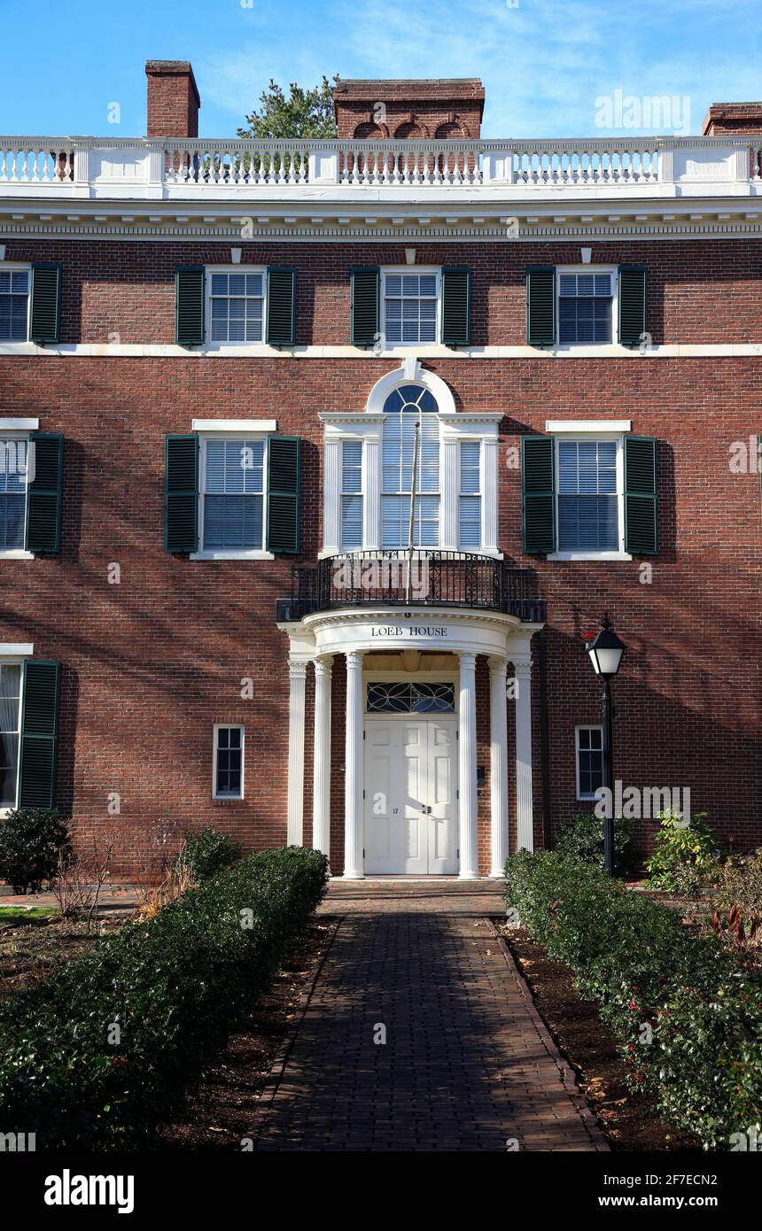 Harvard university campus building brick hi-res stock photography and ...