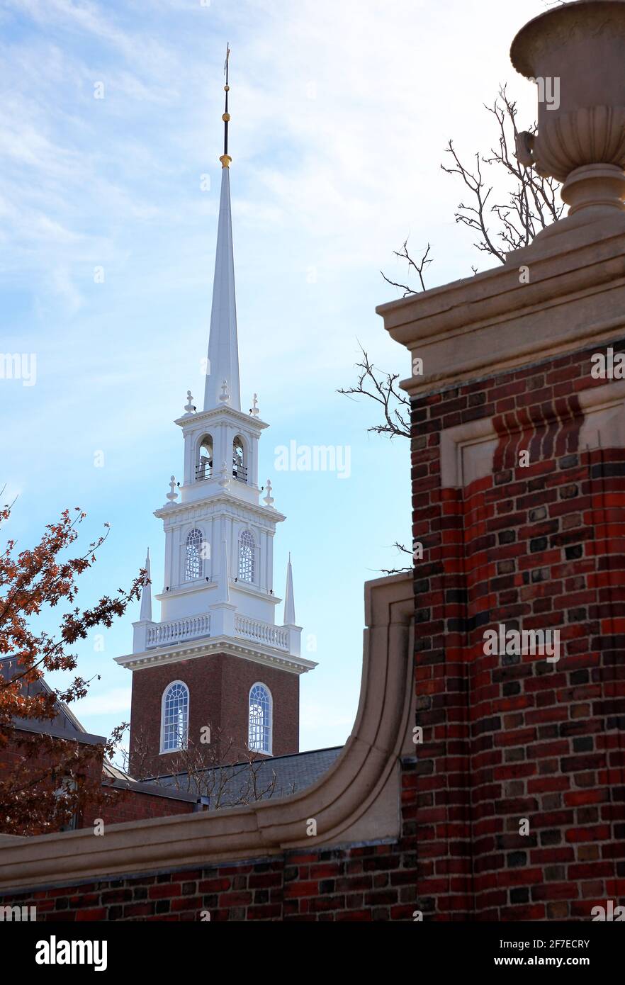Harvard university memorial church hi-res stock photography and images ...