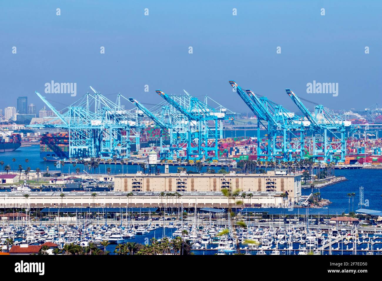 Container ship long beach port hi-res stock photography and images - Alamy