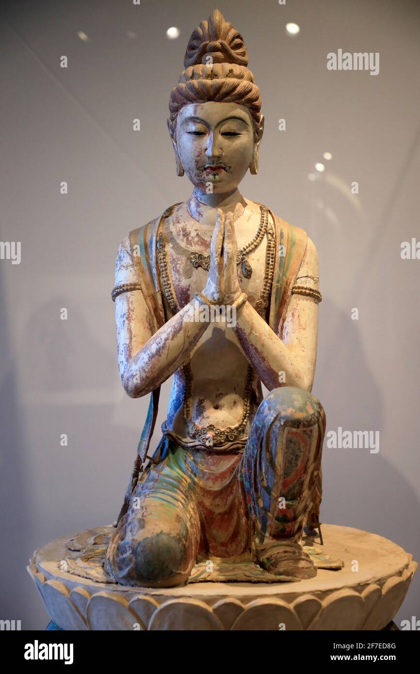 Kneeling Attendant Bodhisattva statue from Chinese Tang Dynasty display ...
