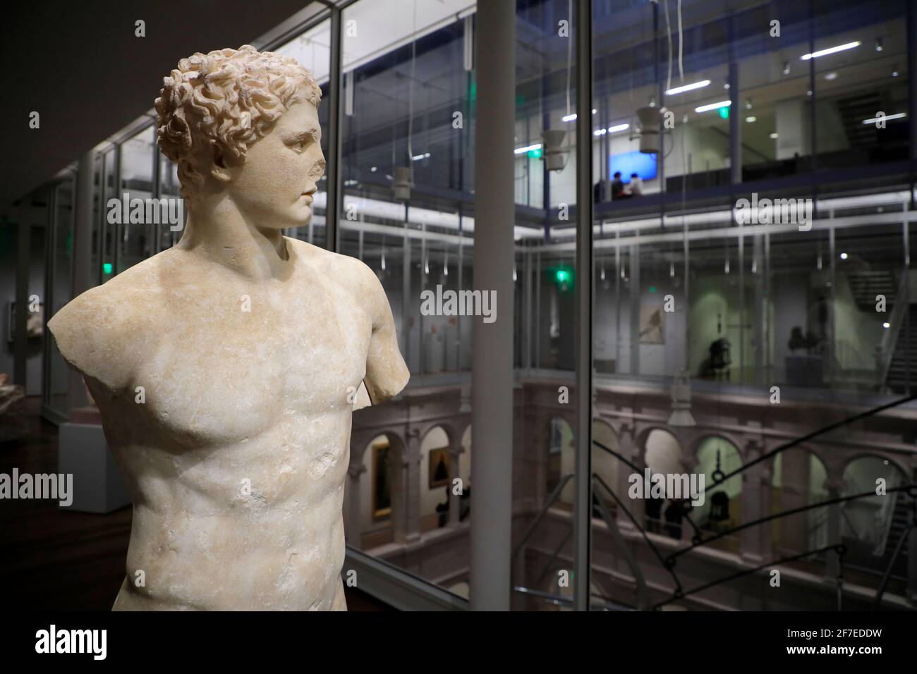 Harvard university sackler museum hi-res stock photography and images ...