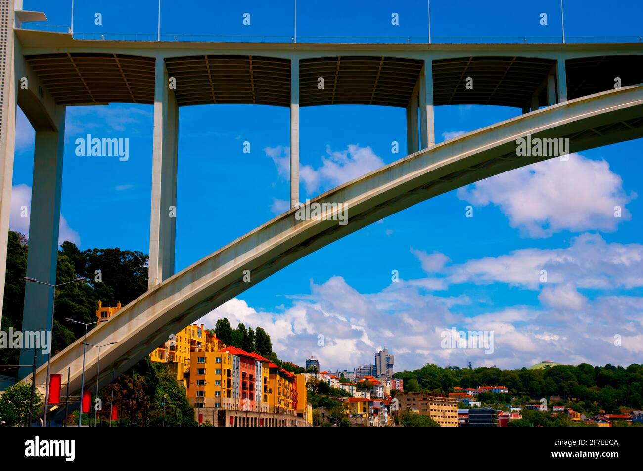 Arrabida bridge porto hi-res stock photography and images - Alamy