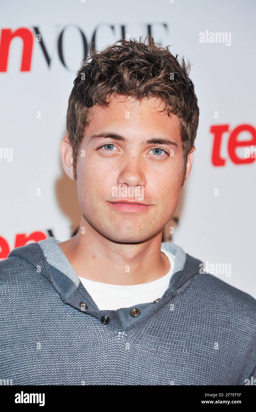 Andrew Seeley attends arrivals for the 6th annual Teen Vogue Young ...