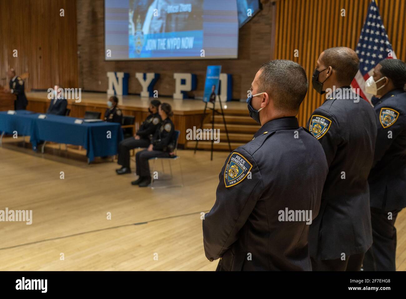 Diverse police officers usa hi-res stock photography and images - Alamy
