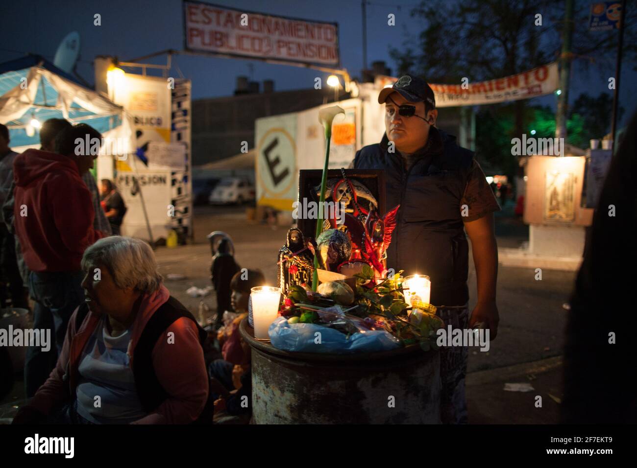Catholic veneration of the dead hi-res stock photography and images - Alamy