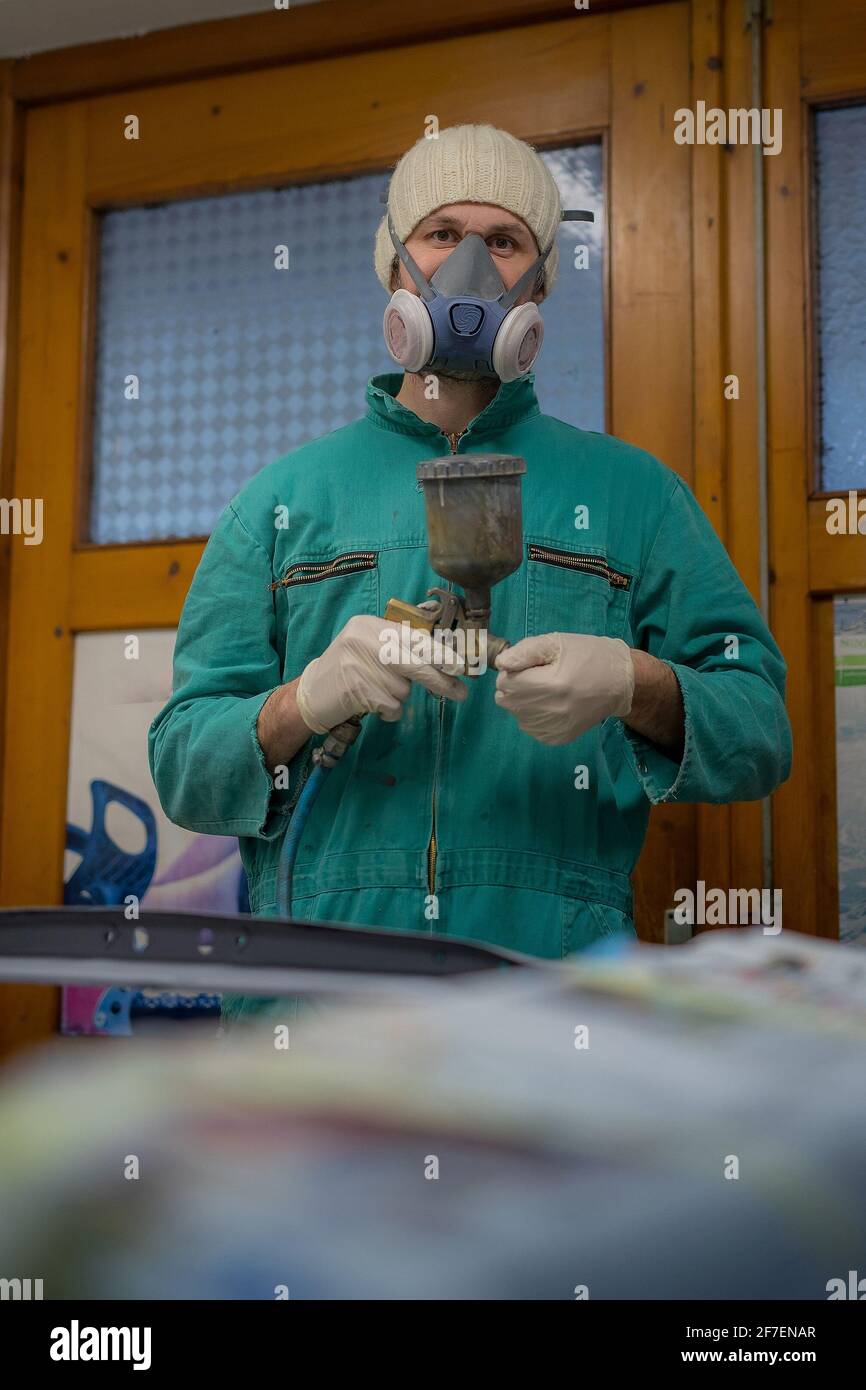 Color stucco spraying hi-res stock photography and images - Alamy