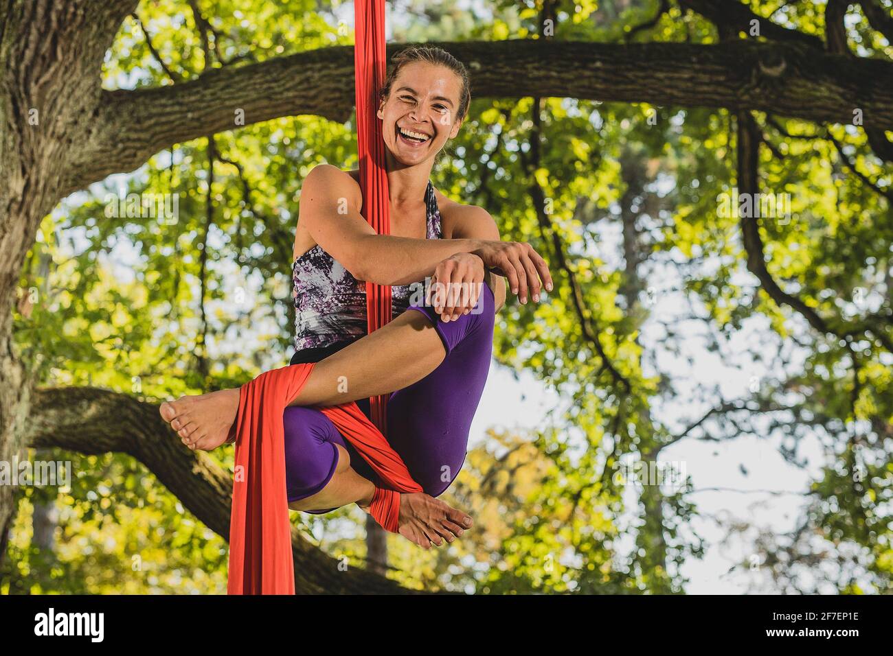 Female silk acrobat hi-res stock photography and images - Alamy