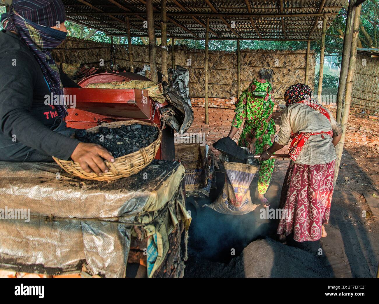 Female labour hi-res stock photography and images - Alamy
