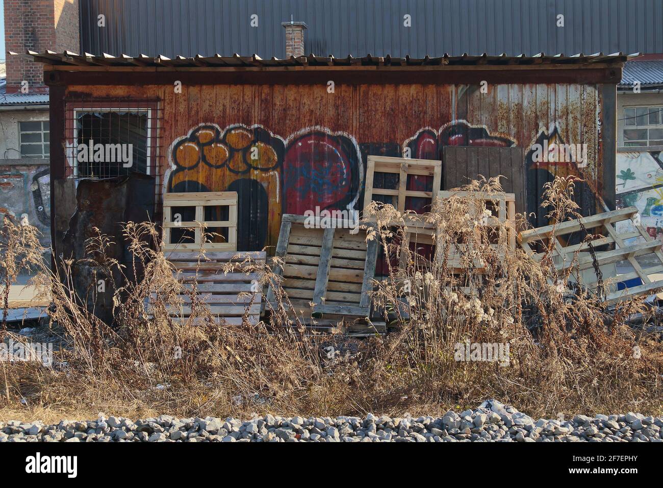 Shipping container graffiti hi-res stock photography and images - Alamy