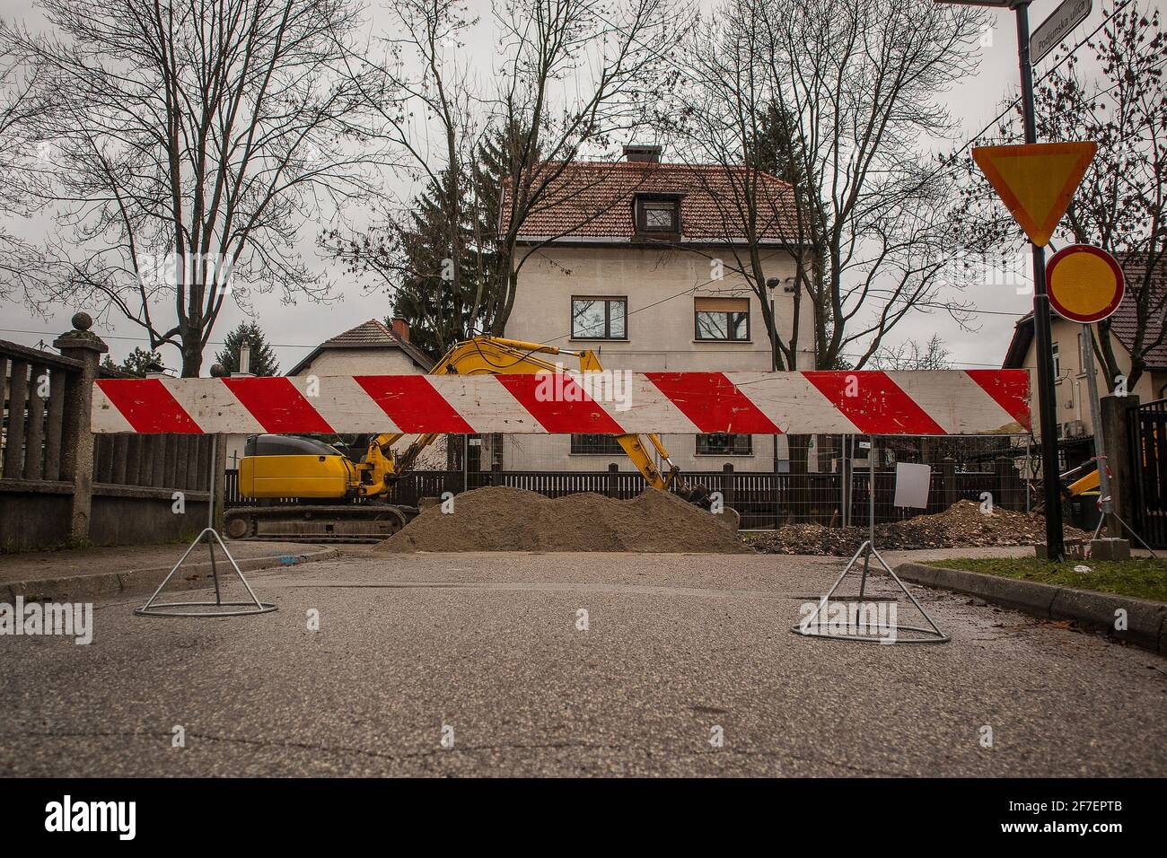 Skid block hi-res stock photography and images - Alamy