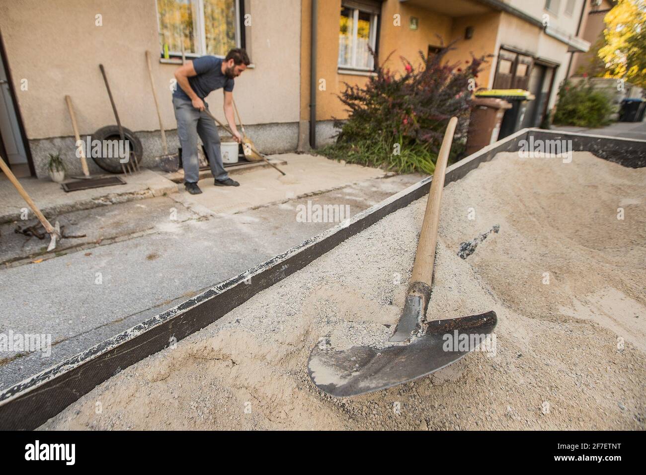 Using a rake in sand hi-res stock photography and images - Alamy