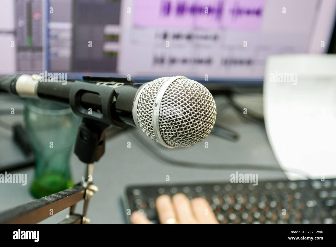 Stage monitor hi-res stock photography and images - Alamy