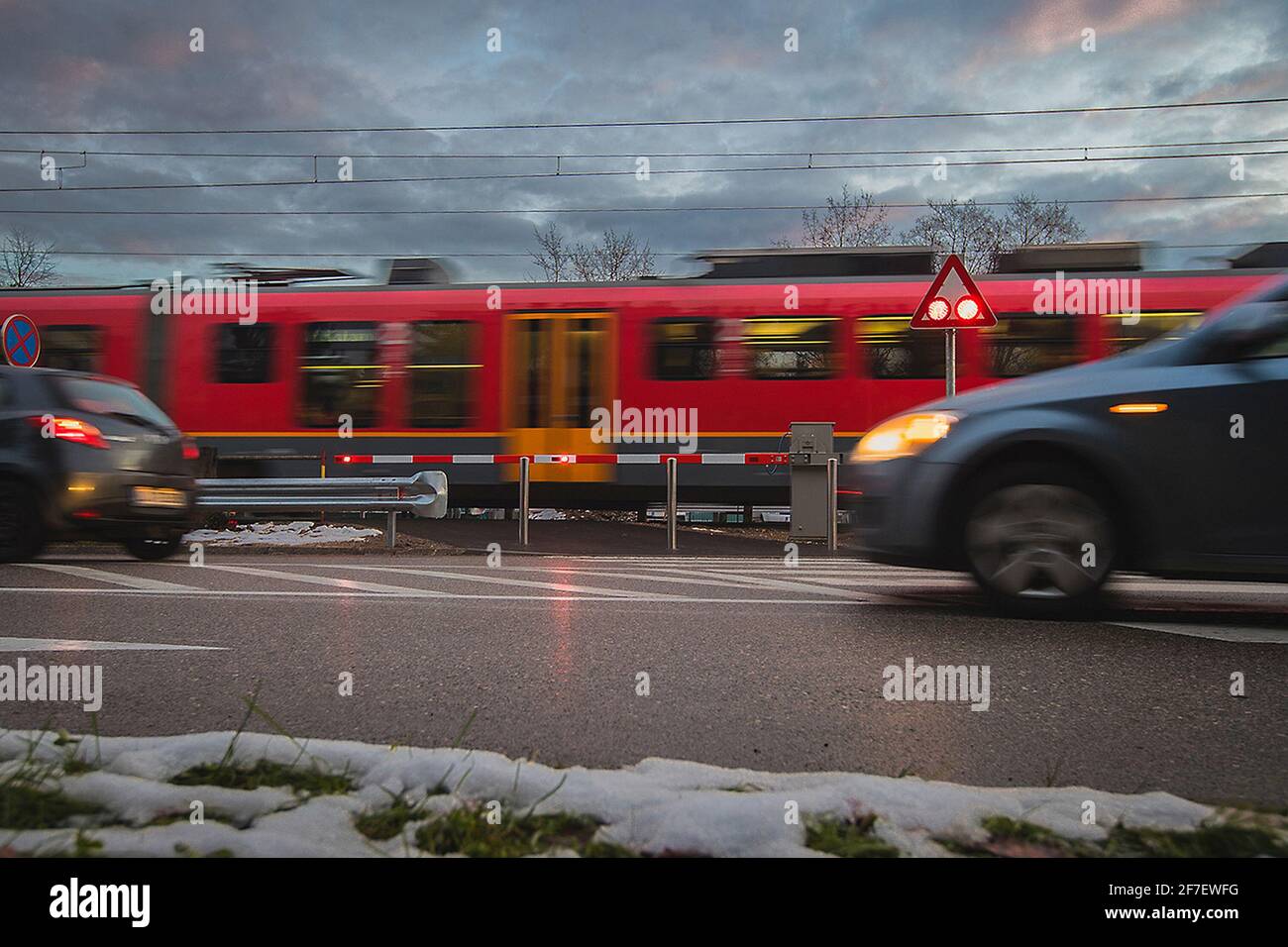 Cars of the past hi-res stock photography and images - Alamy