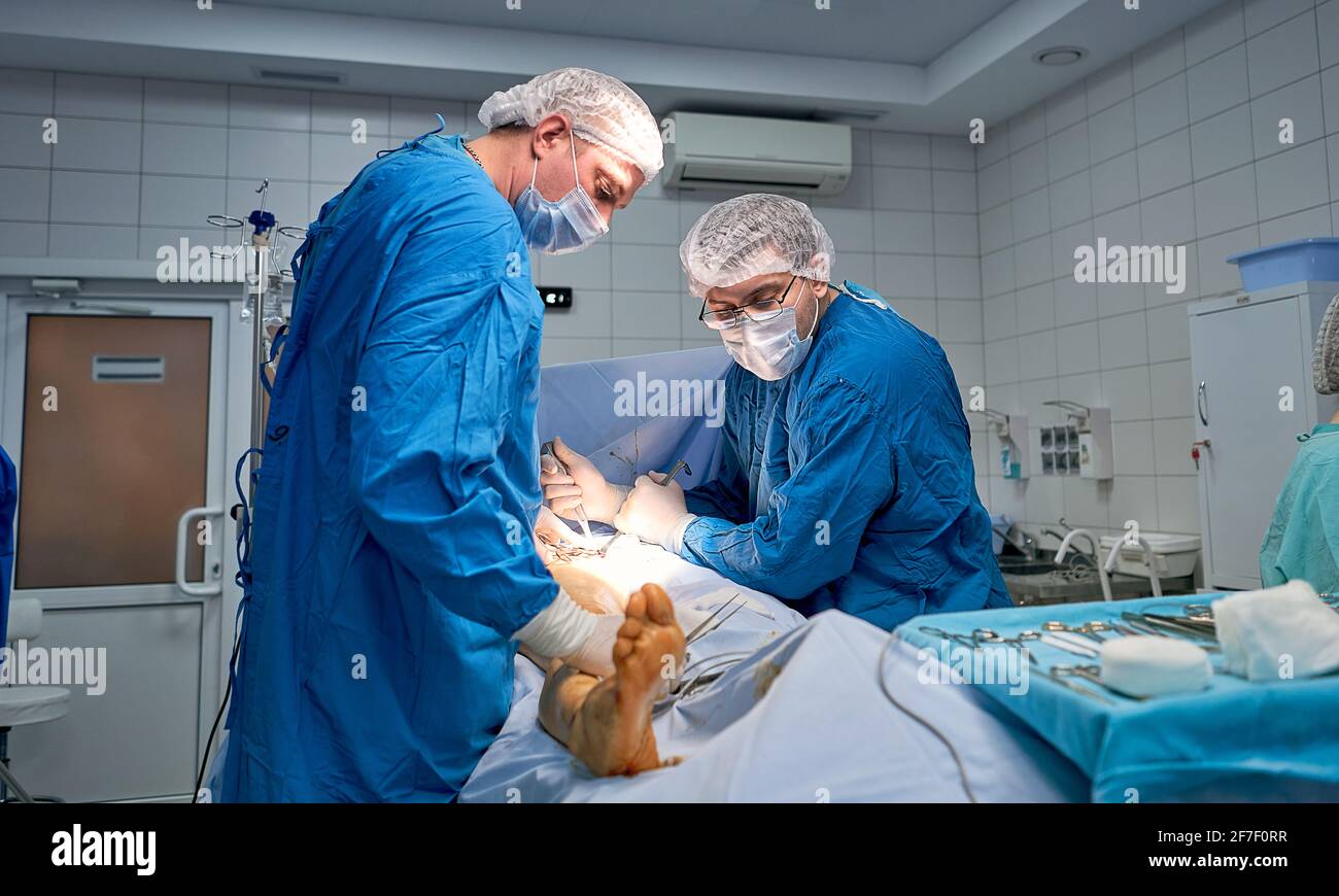 doctors work hard in the operating room Stock Photo - Alamy