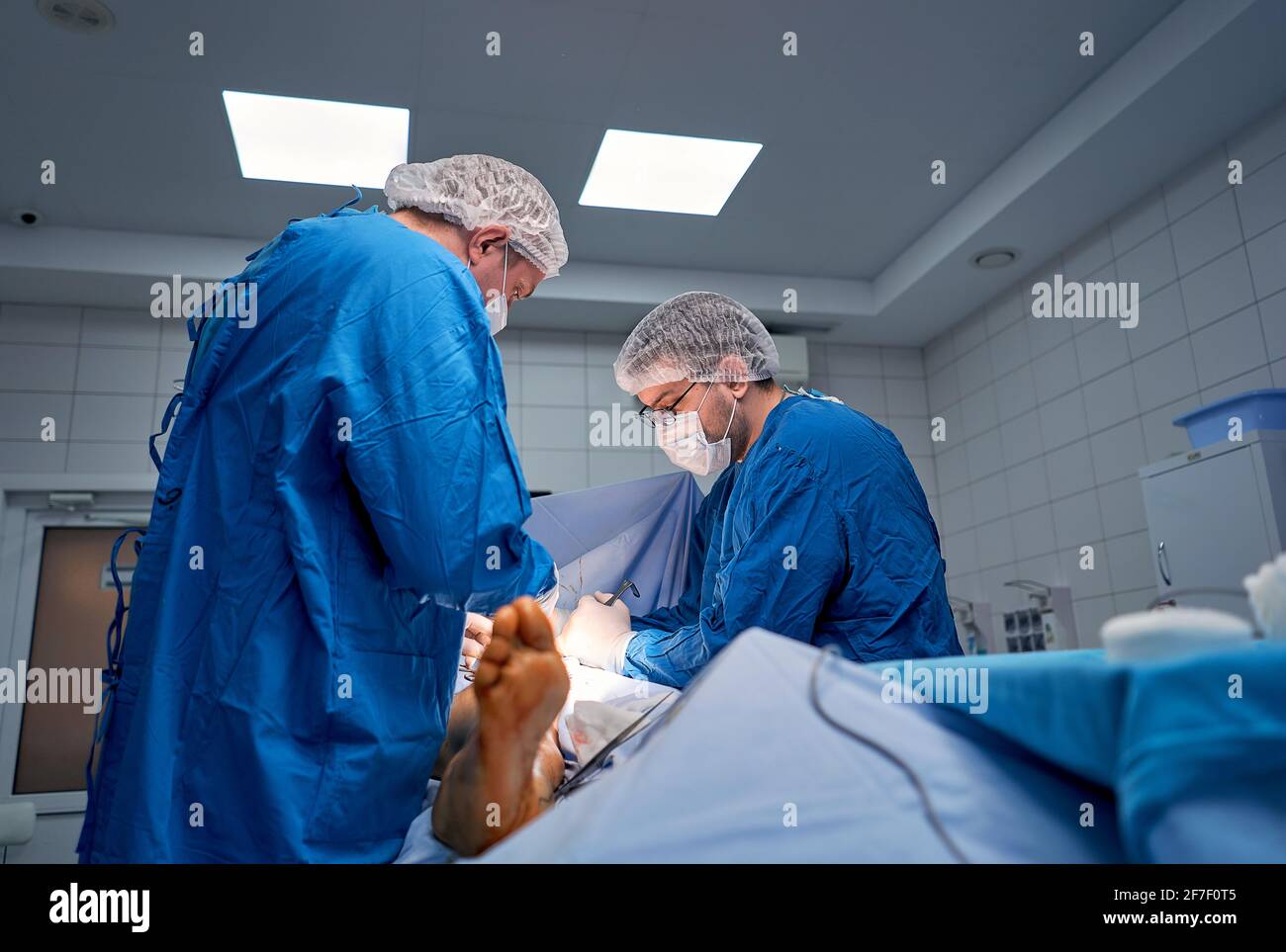 doctors work hard in the operating room Stock Photo - Alamy