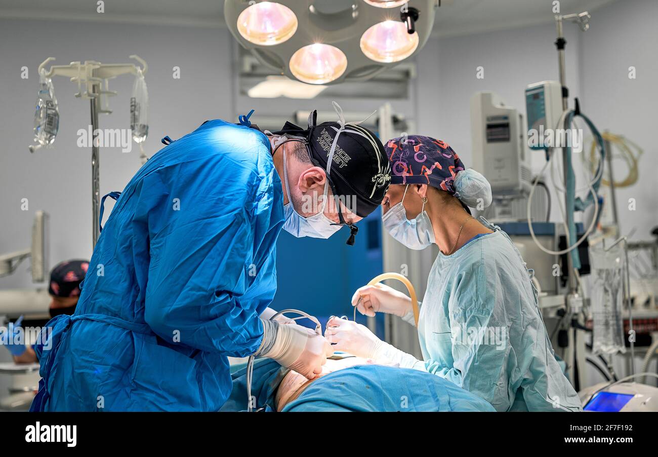 doctors work hard in the operating room Stock Photo - Alamy