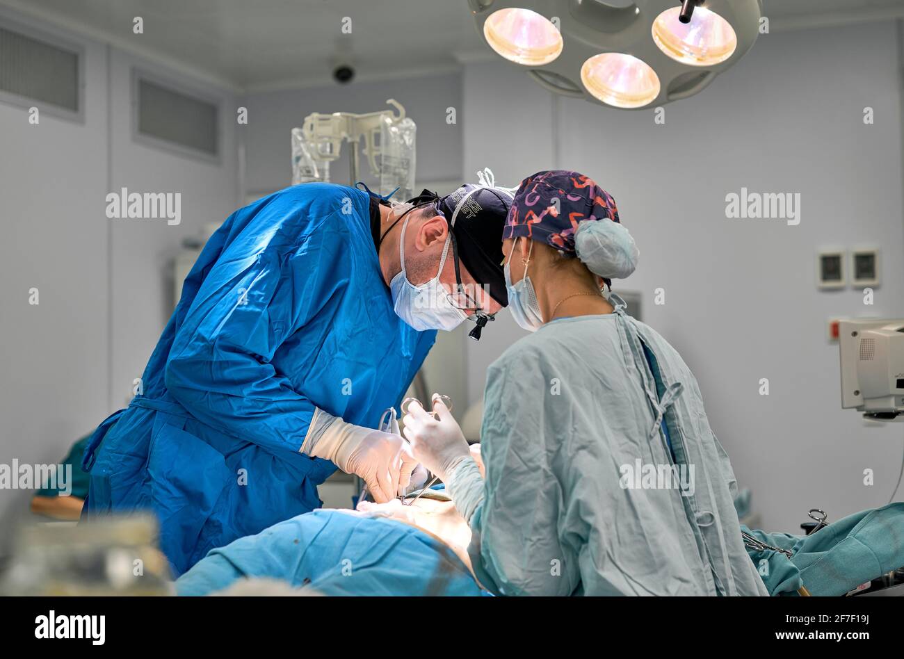 doctors work hard in the operating room Stock Photo - Alamy