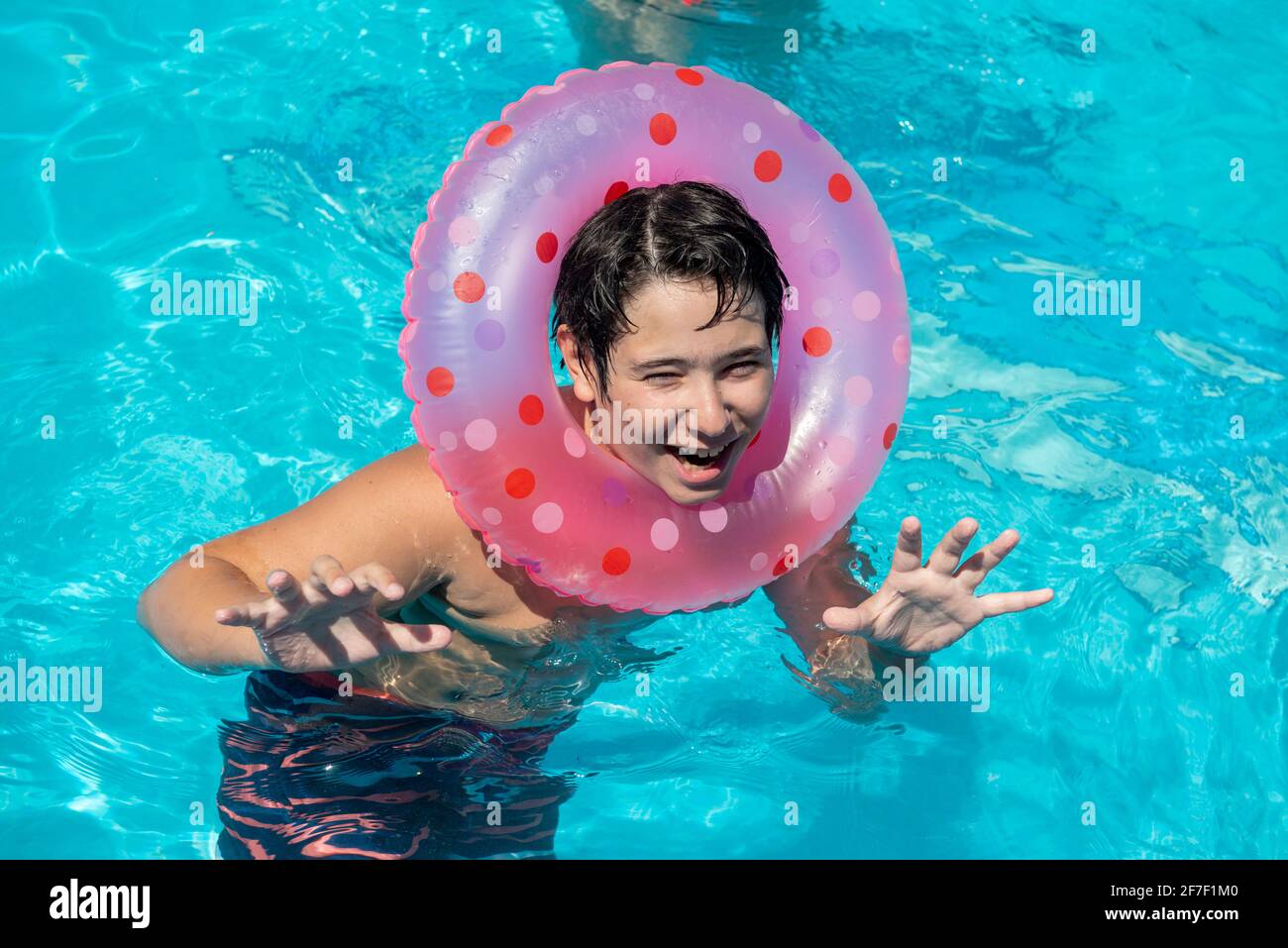 Smilling boy hi-res stock photography and images - Alamy