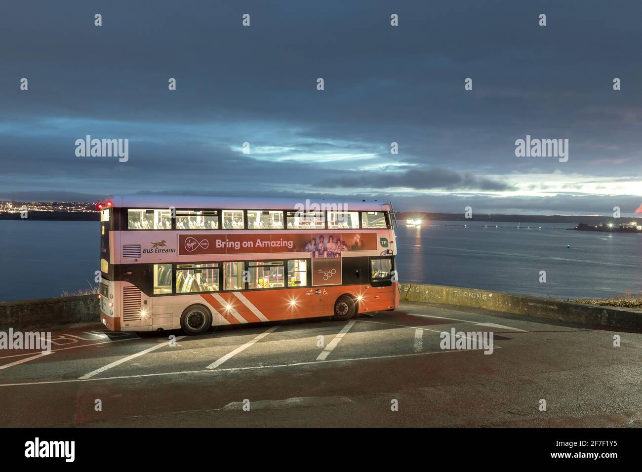 Bus service buses hi-res stock photography and images - Alamy