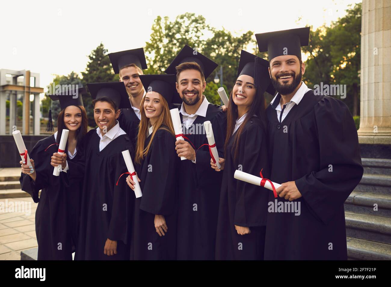 Graduation ceremony certificate hi-res stock photography and images - Alamy