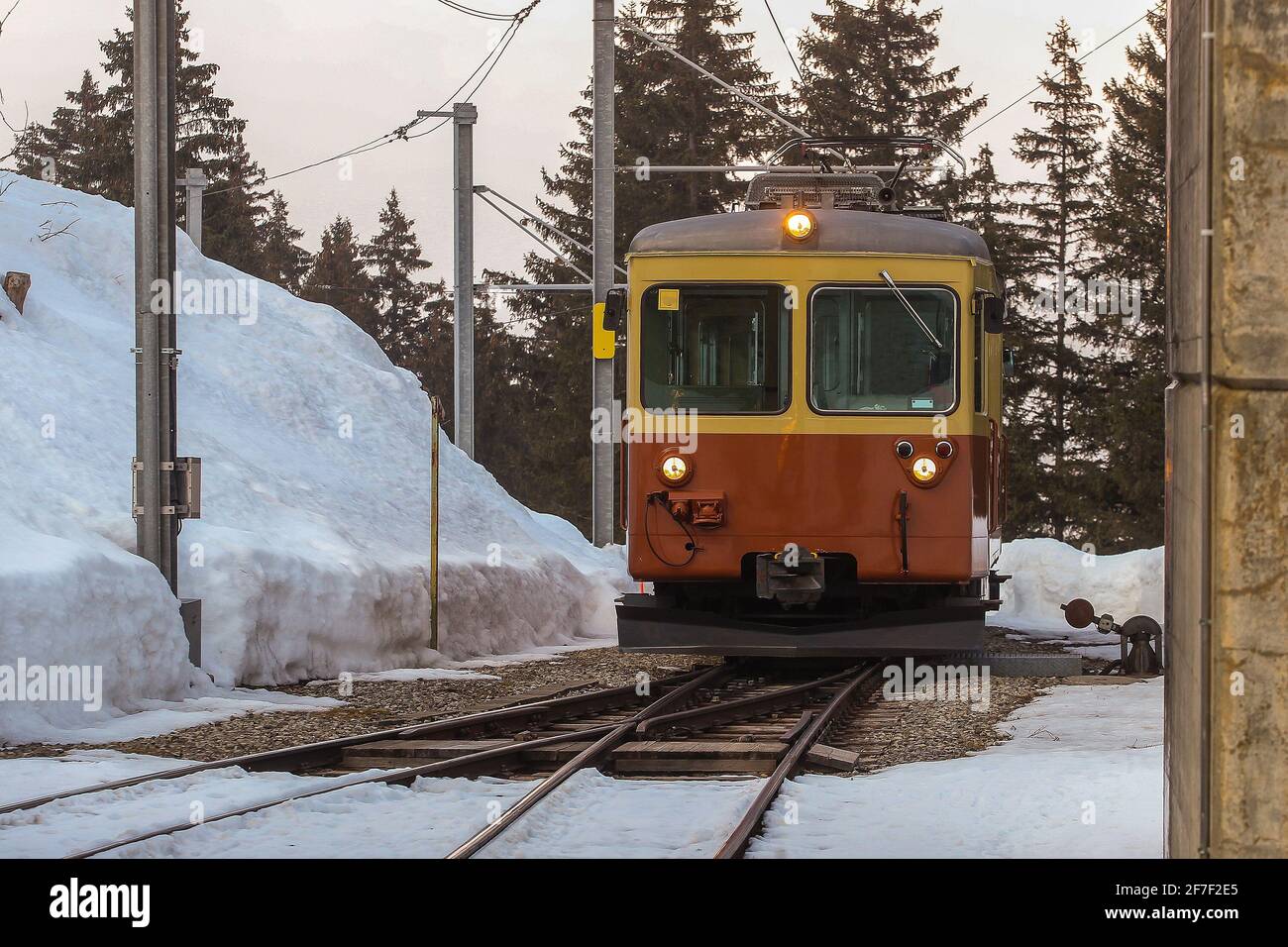 Narrow gauge train in Murren, connecting villages in Lauterbrunnen ...