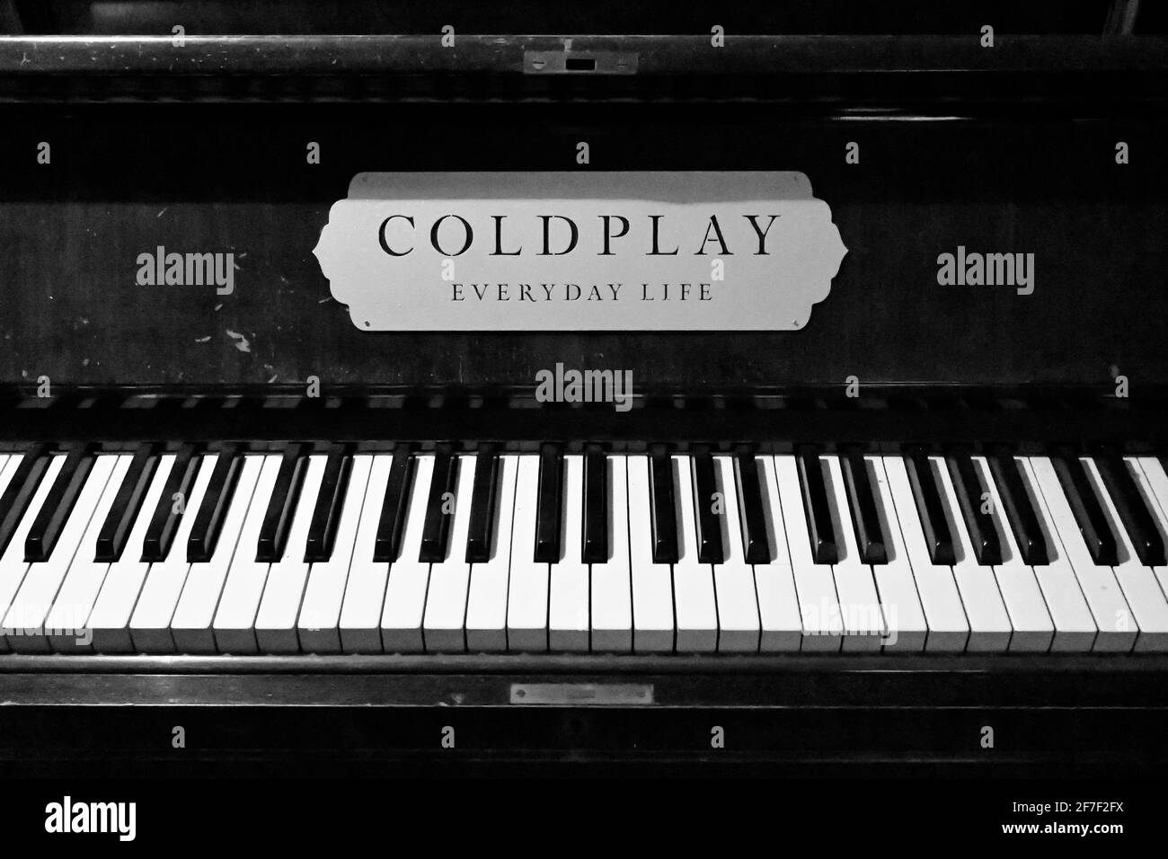 Coldplay album hi-res stock photography and images - Alamy