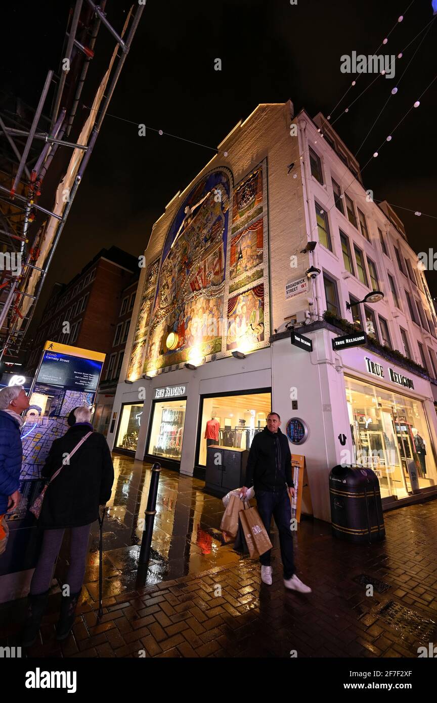 London lights at night Stock Photo - Alamy