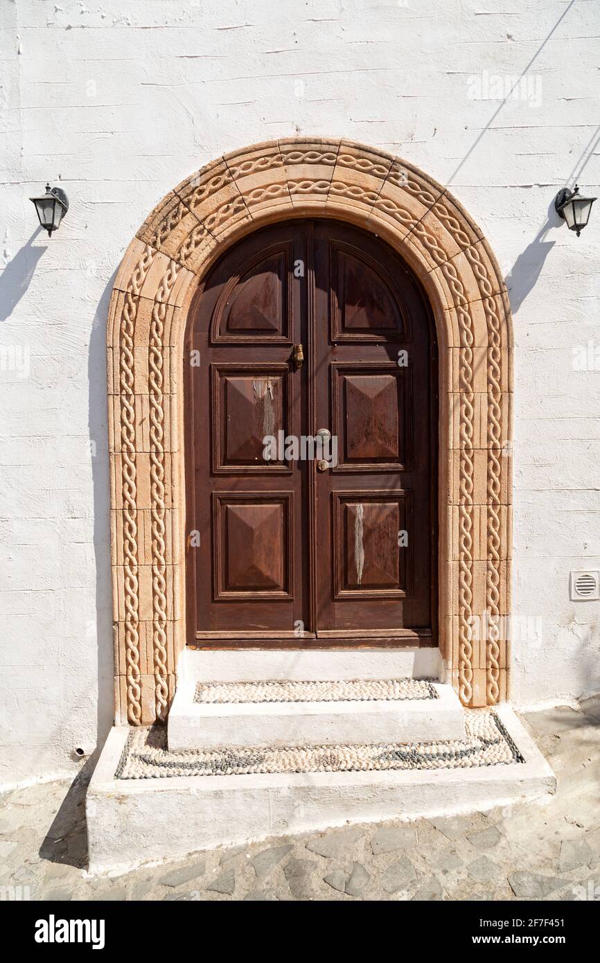 Arched doorframe hi-res stock photography and images - Alamy
