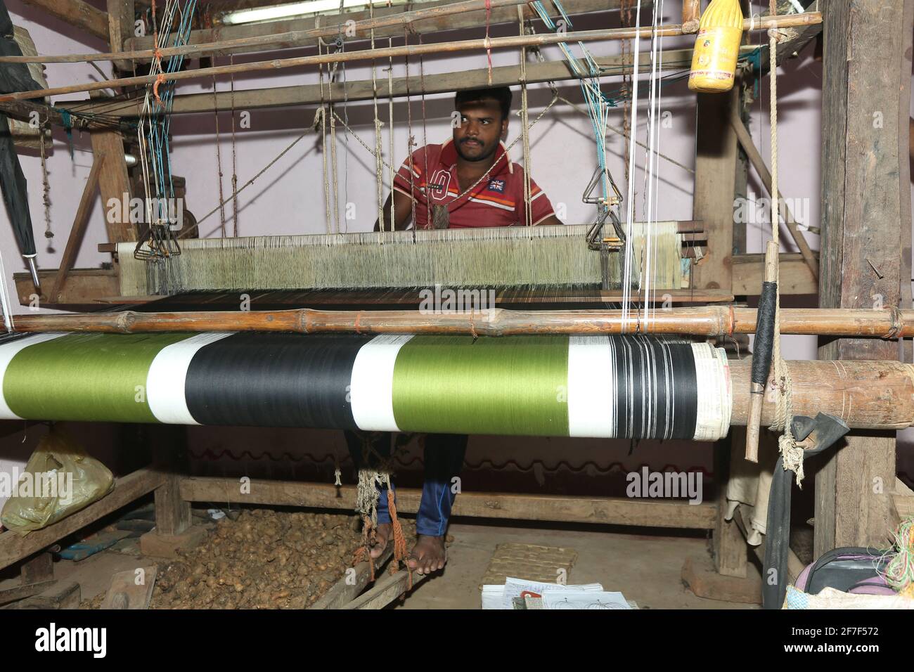 Saree weaving industry hi-res stock photography and images - Alamy