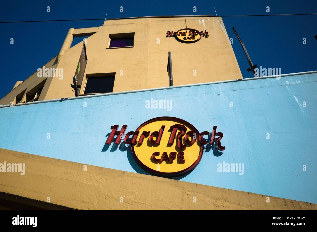 Hard rock cafe logo hi-res stock photography and images - Alamy
