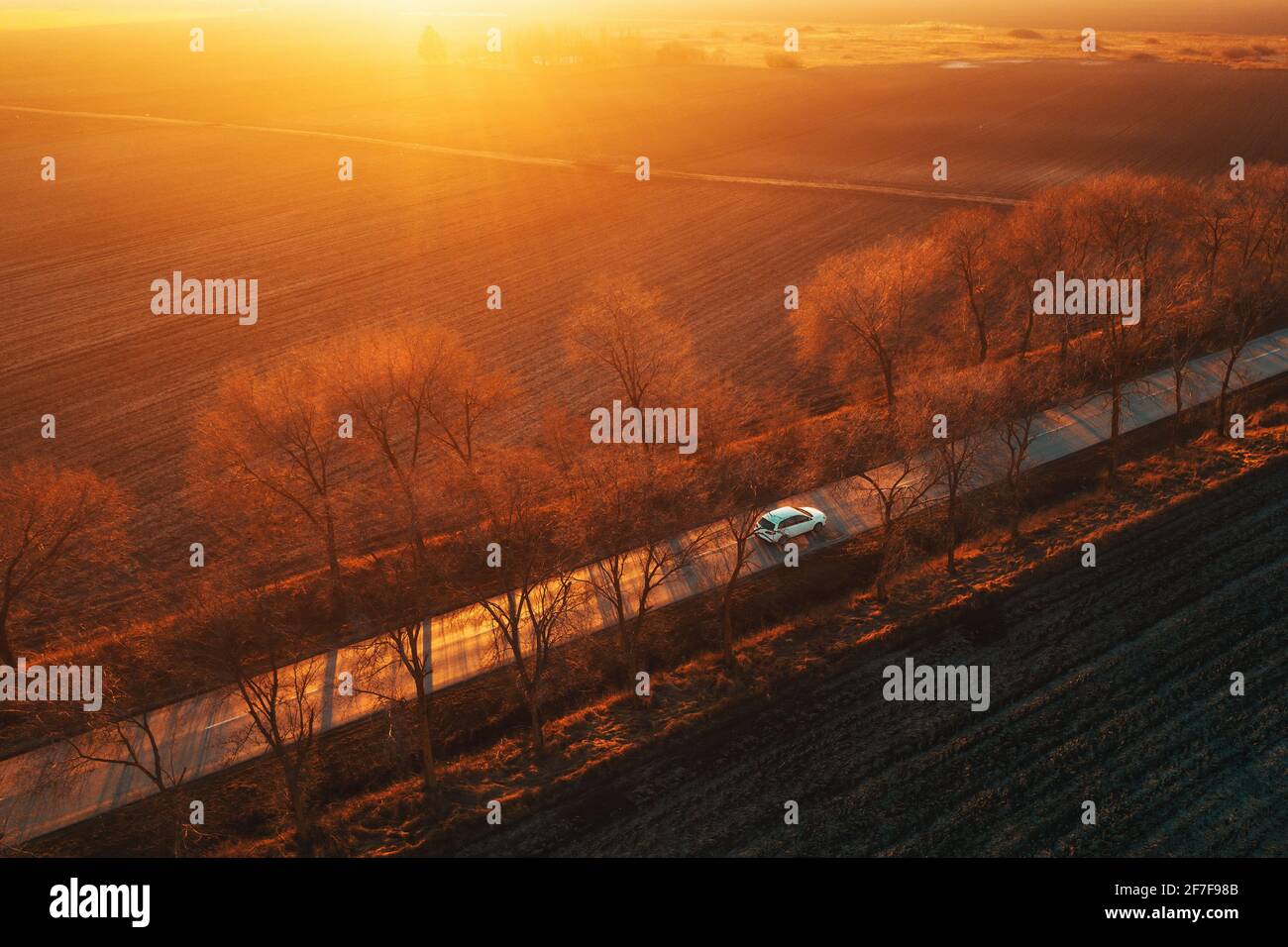 Car sunset urban hi-res stock photography and images - Alamy
