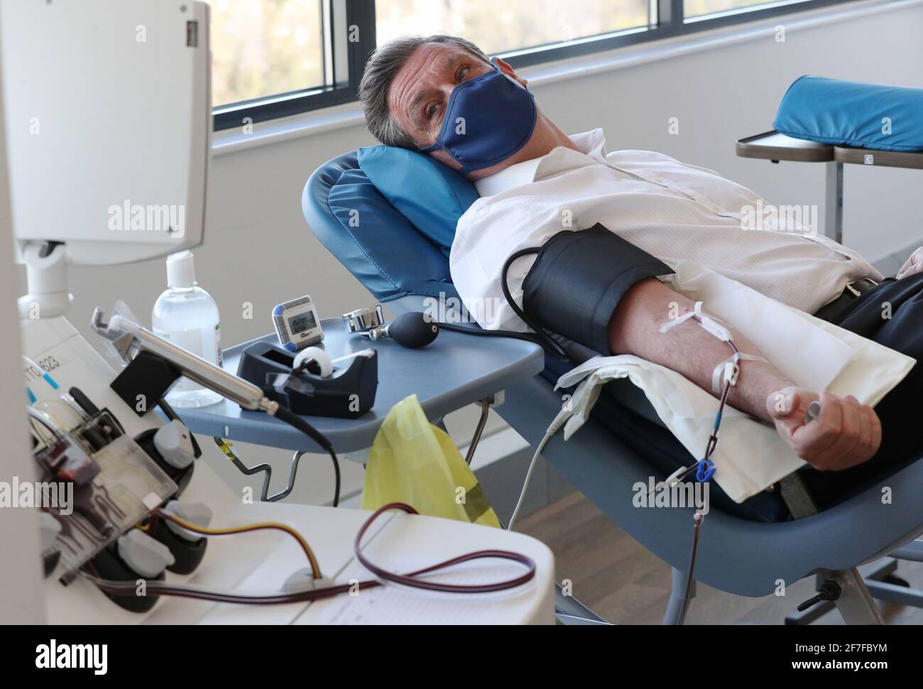 Apheresis machine hi-res stock photography and images - Alamy