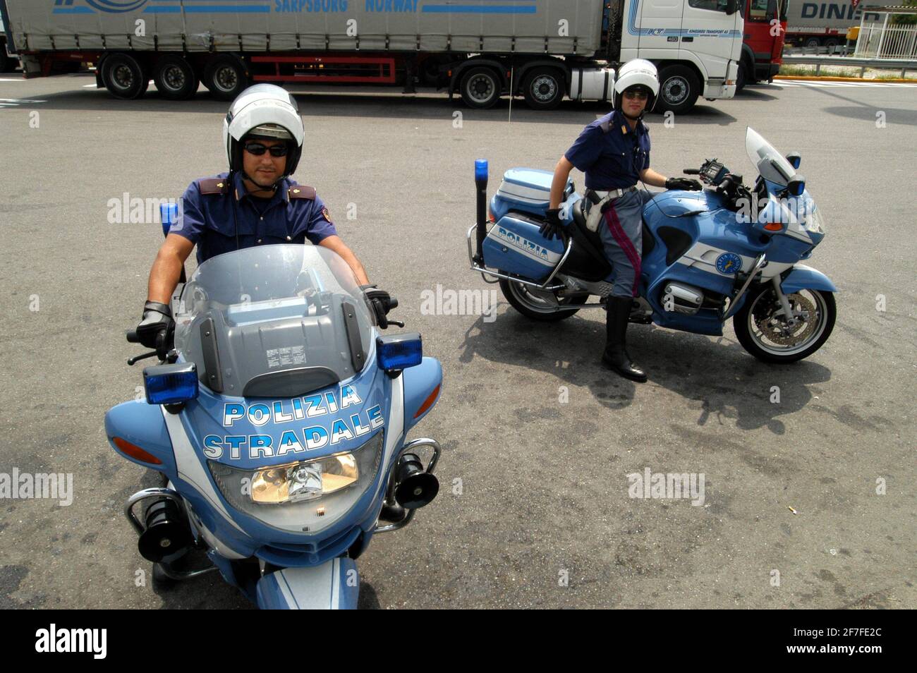 Traffic motorway police motorcycle hi-res stock photography and images ...