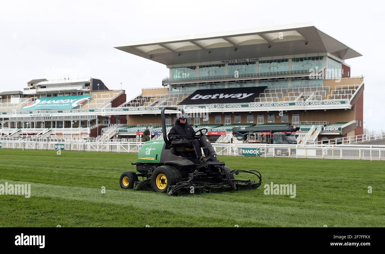 Preparations aintree hi-res stock photography and images - Alamy