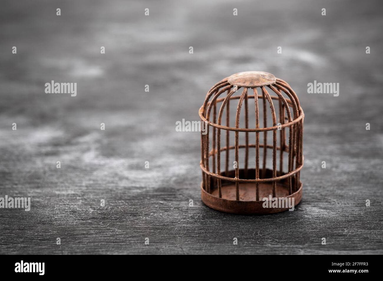 Vintage wooden cage hi-res stock photography and images - Alamy