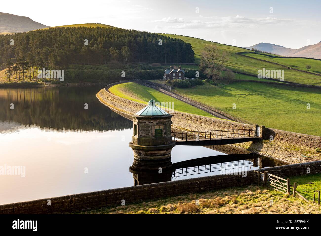 Kinder Reservoir, Hayfield, Peak District National Park, Derbyshire, UK ...