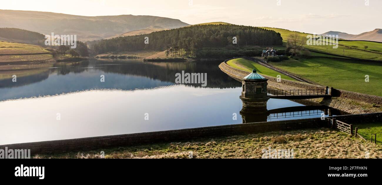 Kinder Reservoir, Hayfield, Peak District National Park, Derbyshire, UK ...