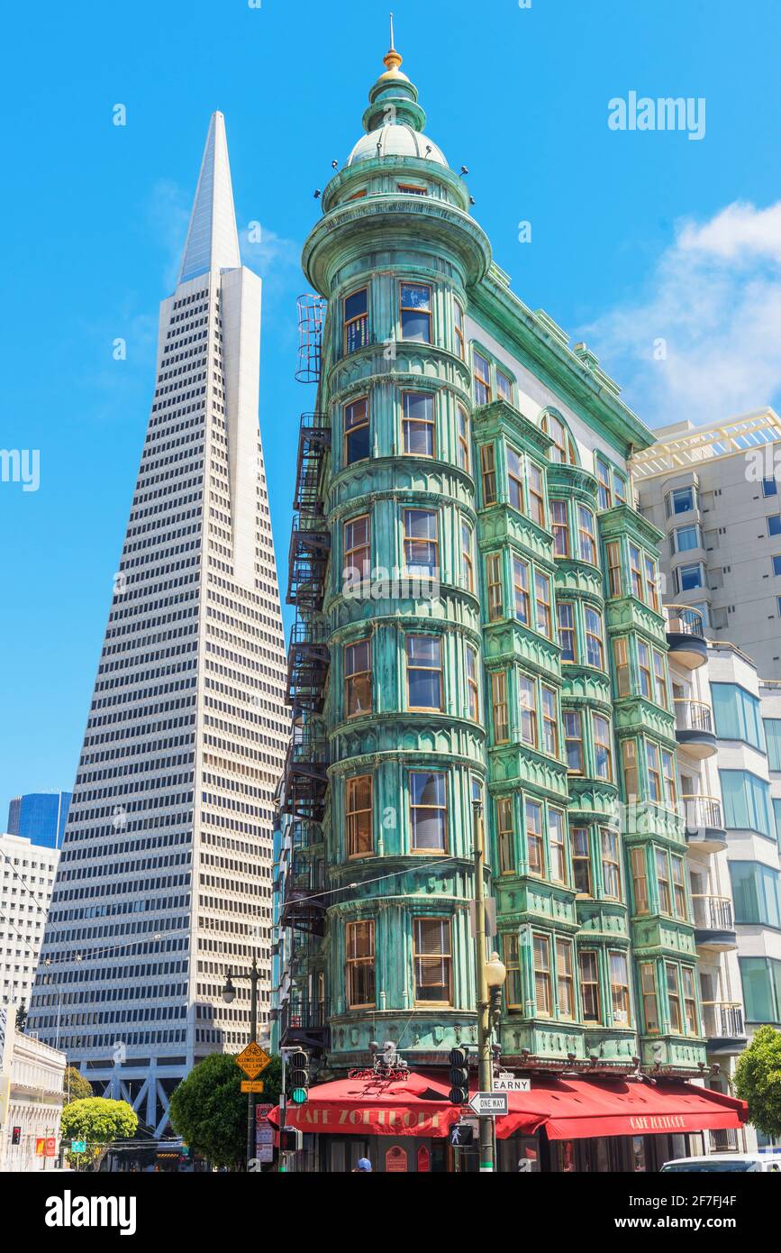 View of Columbus Tower and TransAmerica Building, San Francisco ...