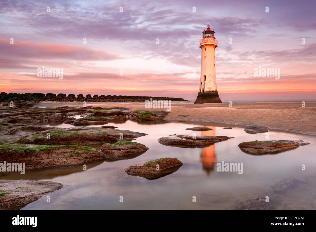 Perch rock lighthouse hi-res stock photography and images - Alamy