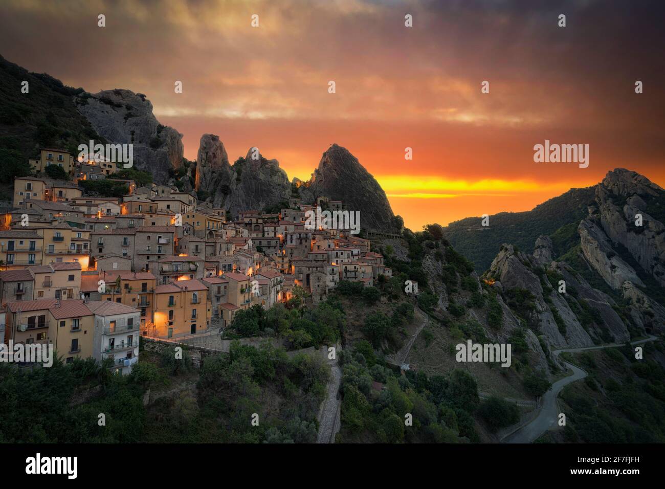 Basilicata villages hi-res stock photography and images - Alamy