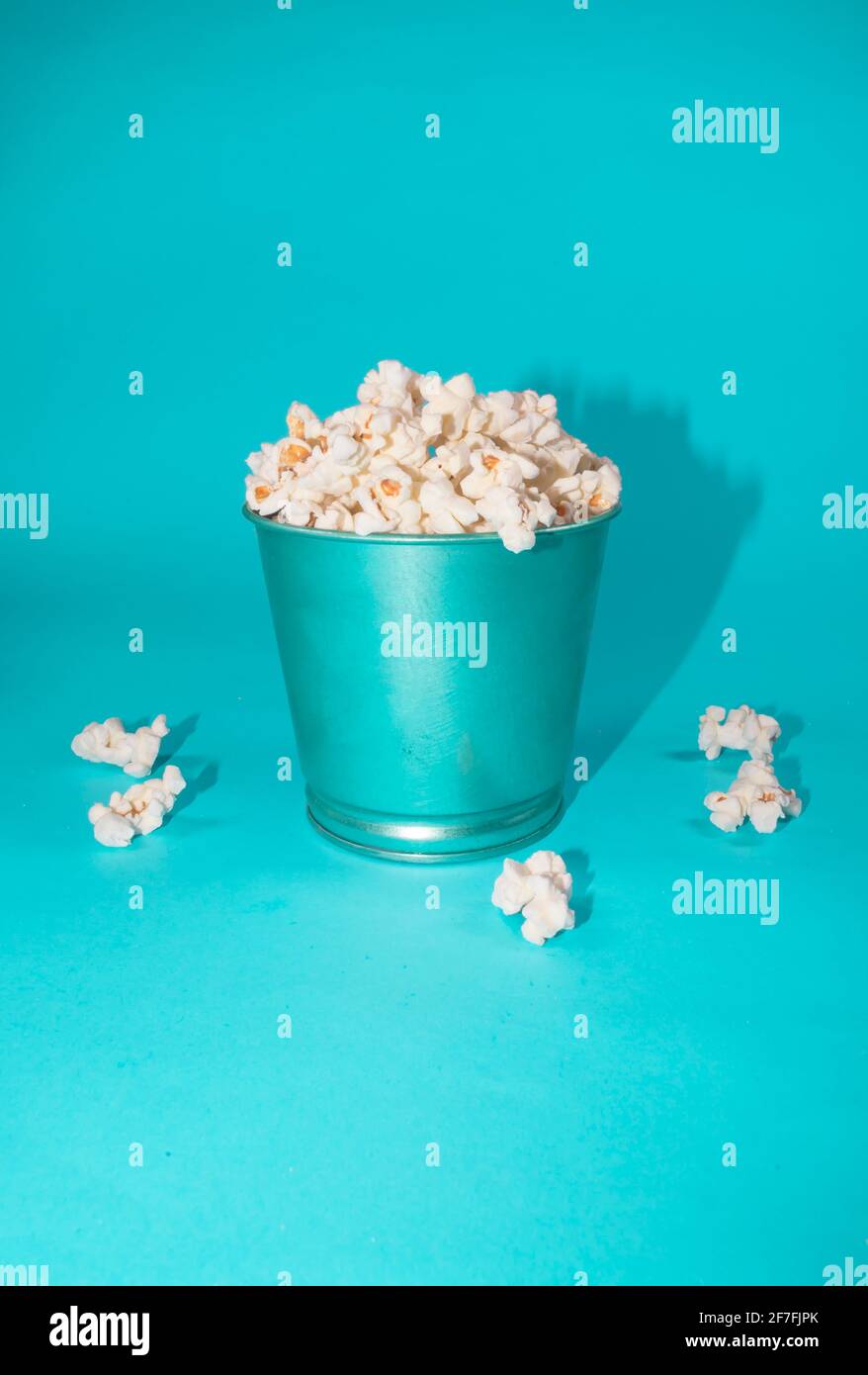 Popcorn popping box hi-res stock photography and images - Alamy