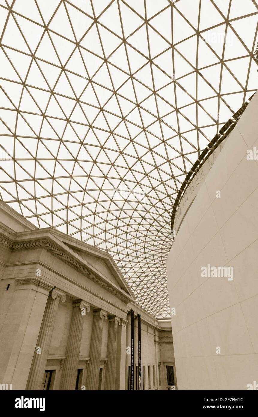 The curved facade of the Reading Room, and tessellated, gridshell glass ...