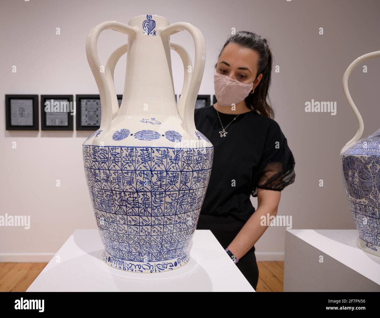 31 51 cm hi-res stock photography and images - Alamy