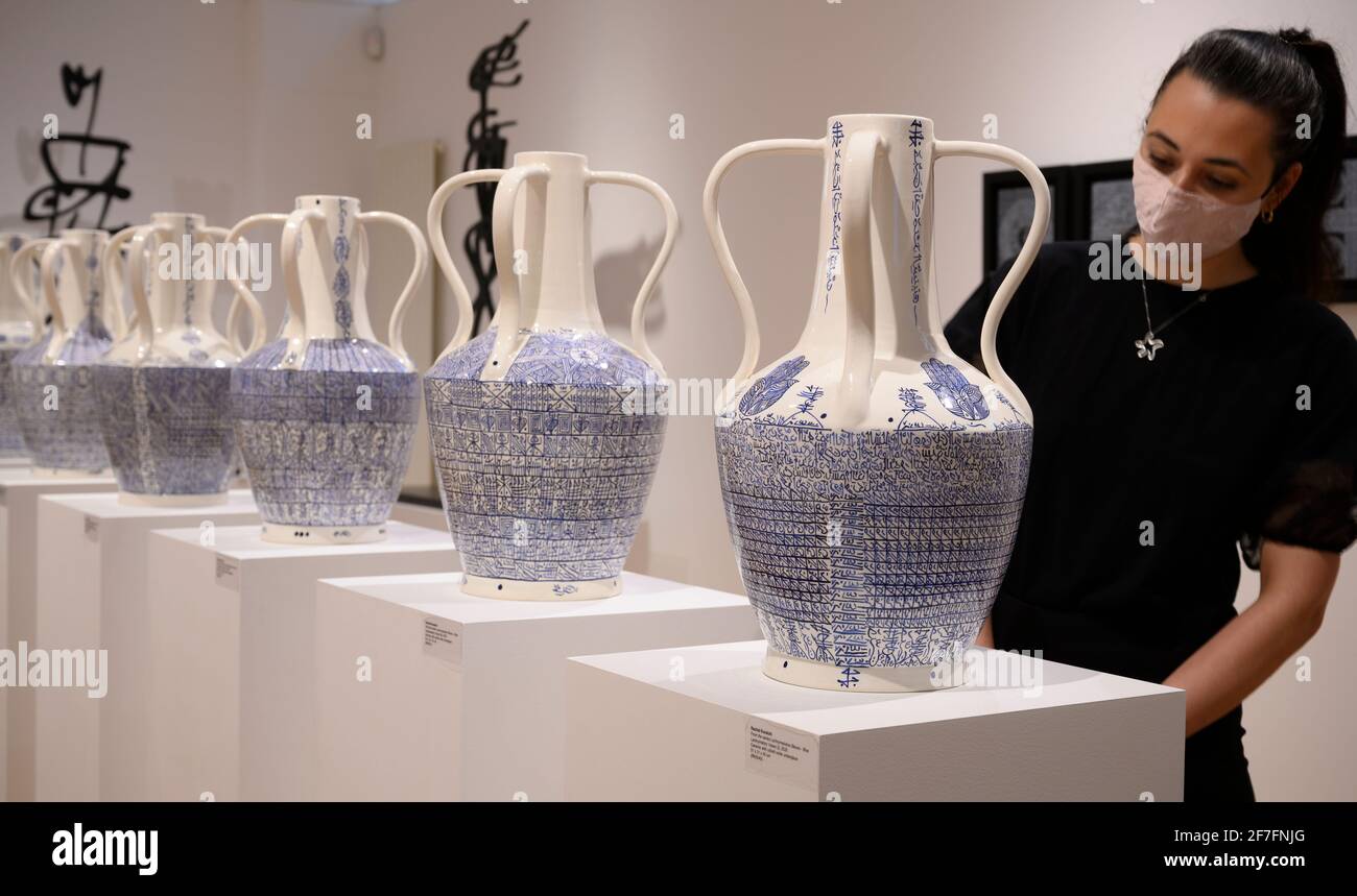 31 51 cm hi-res stock photography and images - Alamy